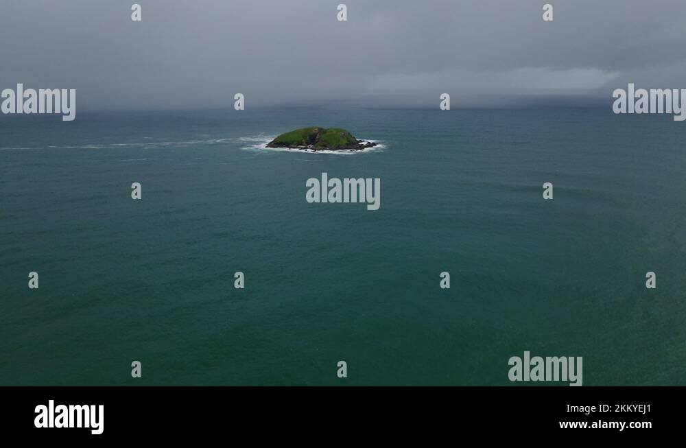 Ocean split Stock Videos & Footage - HD and 4K Video Clips - Alamy