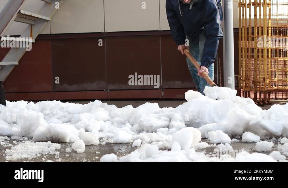 Removal people Stock Videos & Footage - HD and 4K Video Clips - Alamy