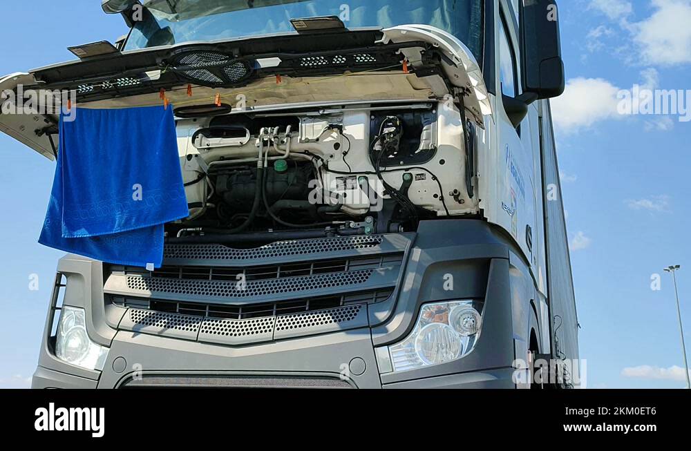 Truck hood open Stock Videos & Footage - HD and 4K Video Clips - Alamy