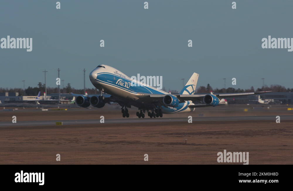 Boeing 747 8 takeoff Stock Videos & Footage - HD and 4K Video Clips - Alamy