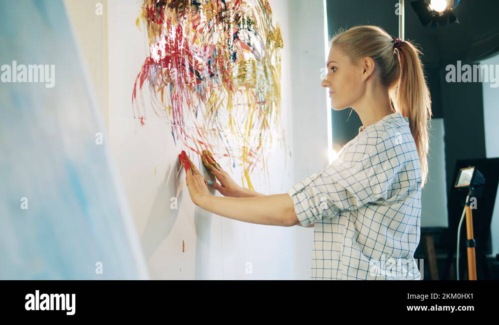 Paint lady Stock Videos & Footage - HD and 4K Video Clips - Alamy