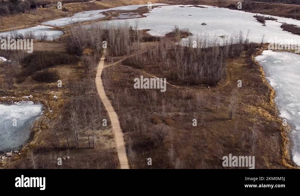 Splitting path Stock Videos & Footage - HD and 4K Video Clips - Alamy