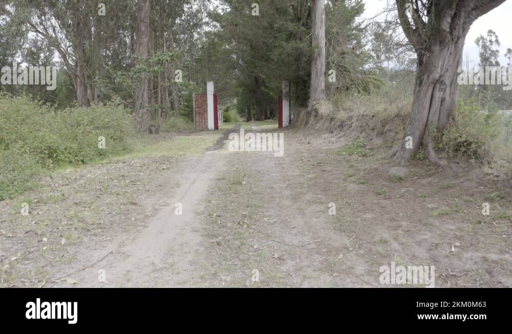 Red doors Stock Videos & Footage - HD and 4K Video Clips - Alamy