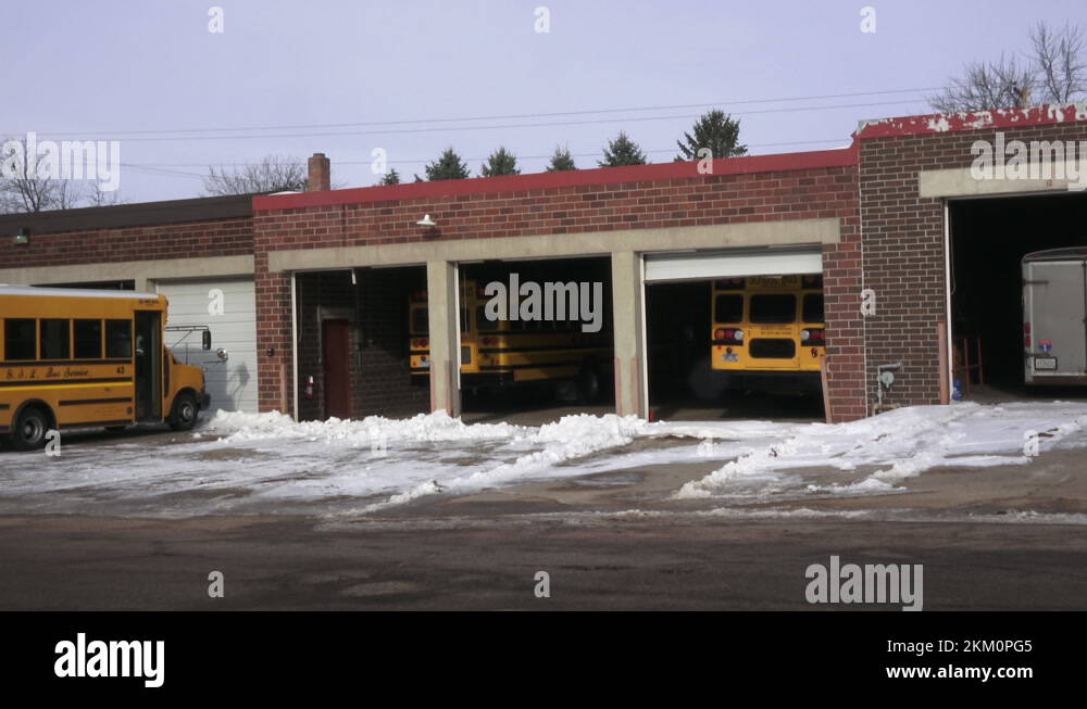 Buses in the snow Stock Videos & Footage - HD and 4K Video Clips - Alamy