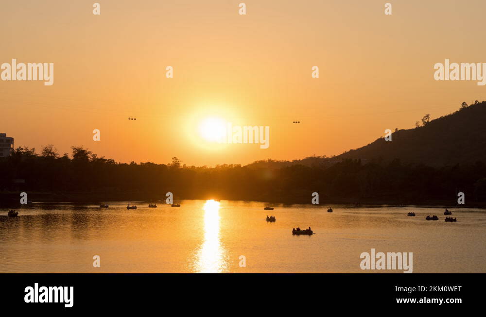 Saputara lake Stock Videos & Footage - HD and 4K Video Clips - Alamy