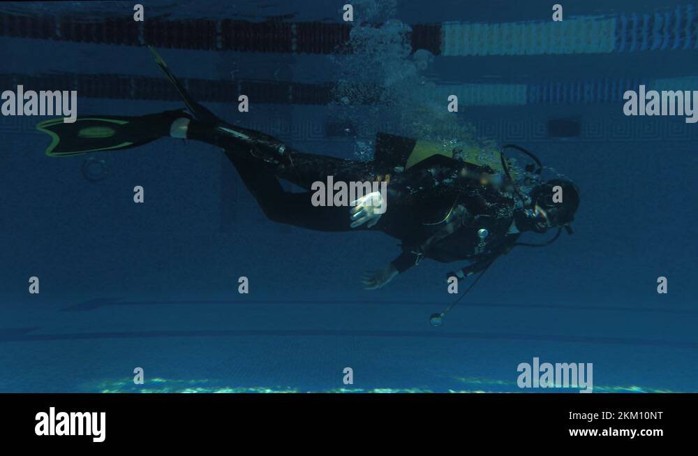 Scuba diver in swimming Stock Videos & Footage - HD and 4K Video Clips ...