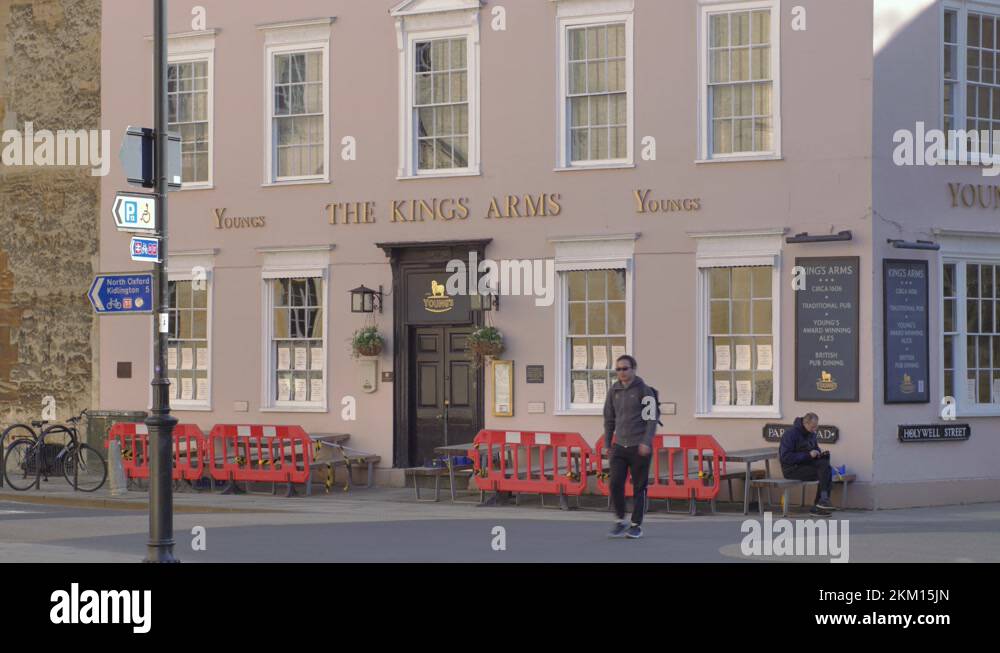 Kings arms Stock Videos & Footage - HD and 4K Video Clips - Alamy