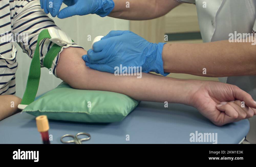 Female plaster Stock Videos & Footage - HD and 4K Video Clips - Alamy