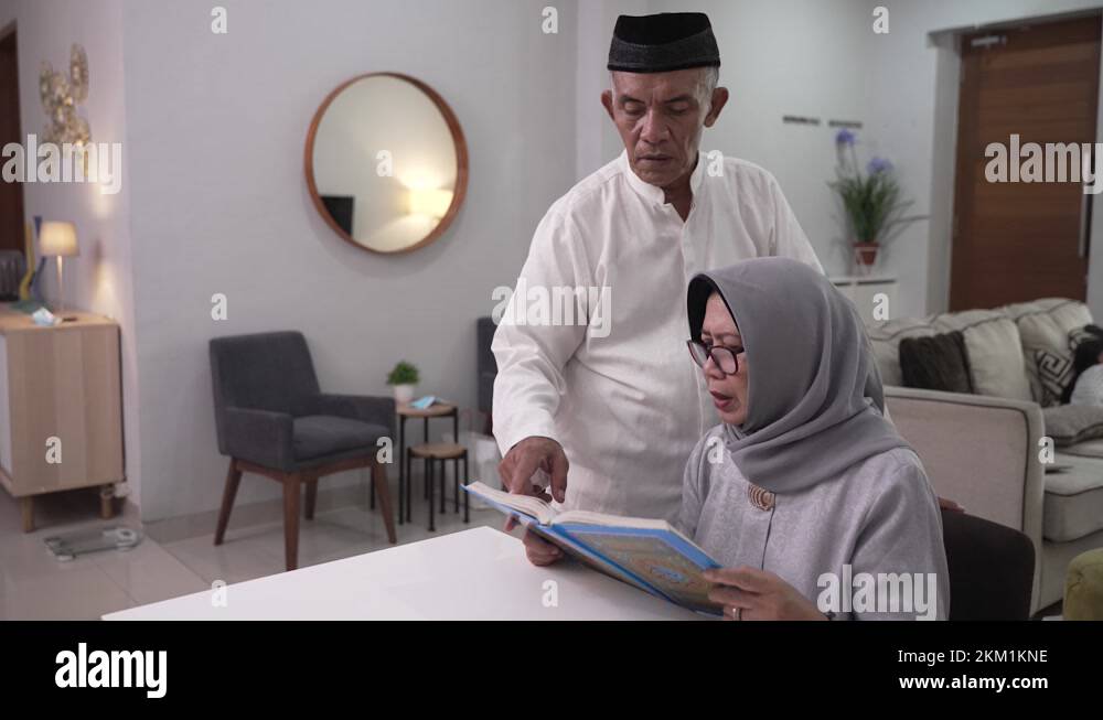 Teaching quran Stock Videos & Footage - HD and 4K Video Clips - Alamy
