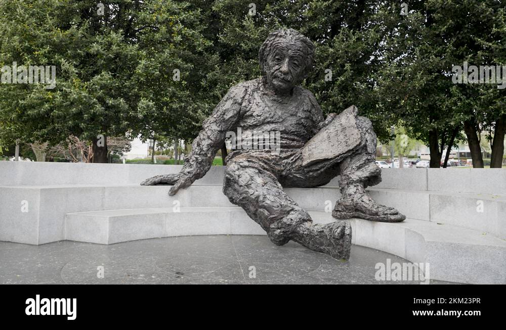 Albert Einstein Memorial in front of the National Academy of Sciences ...