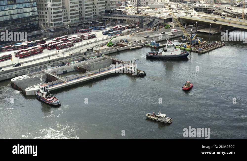 Transportation of a new sluice, to Guldbron in the archipelago of ...