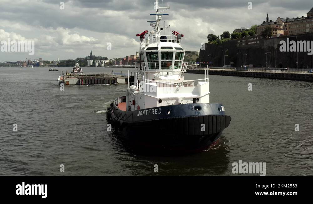 Transportation of a new sluice, to Guldbron in the archipelago of ...