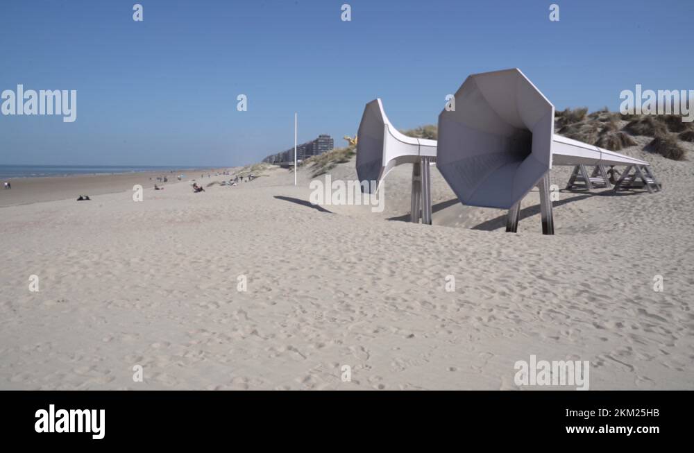 "I Can Hear It" public art nouveau piece by Ivars Drulle, Middelkerke ...
