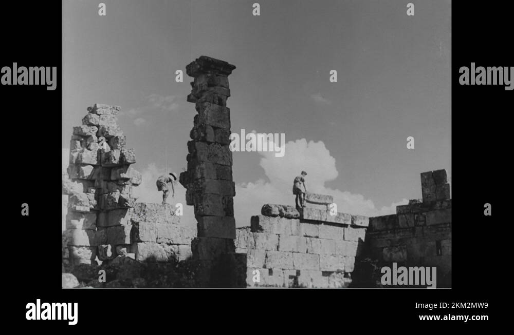 Vintage giant army Stock Videos & Footage - HD and 4K Video Clips - Alamy