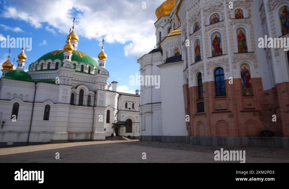 Diagonal baroque Stock Videos & Footage - HD and 4K Video Clips - Alamy