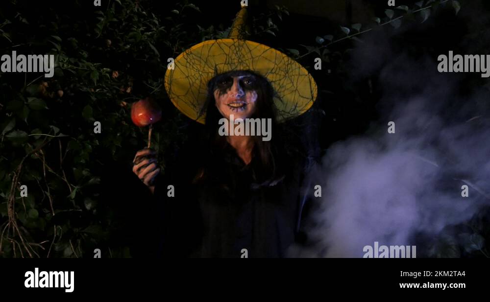 Enchanted hat Stock Videos & Footage - HD and 4K Video Clips - Alamy