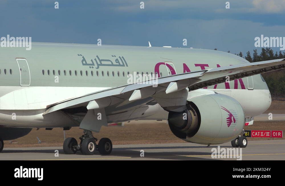 A350 wing Stock Videos & Footage - HD and 4K Video Clips - Alamy