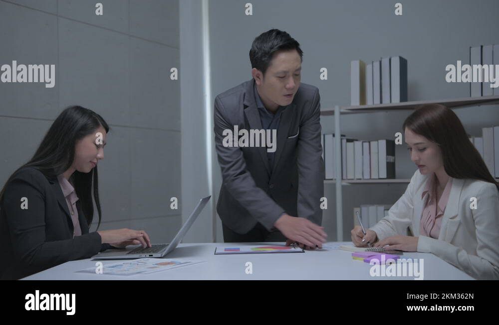 Boss delegating work Stock Videos & Footage - HD and 4K Video Clips - Alamy