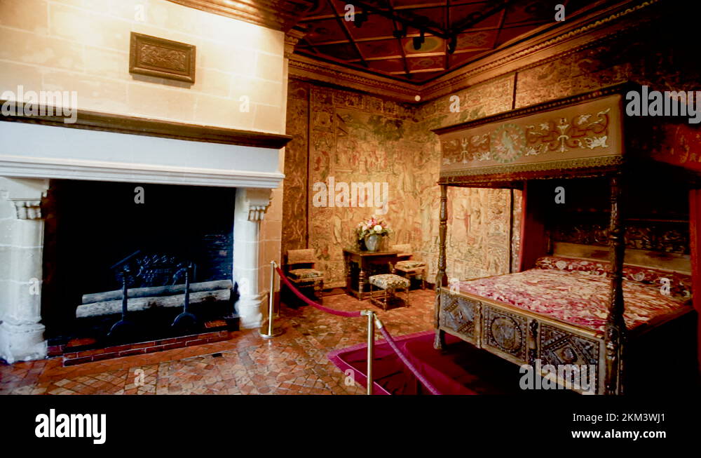 Medieval chamber Stock Videos & Footage - HD and 4K Video Clips - Alamy