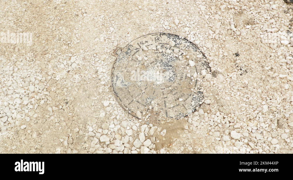 Manhole lid Stock Videos & Footage - HD and 4K Video Clips - Alamy