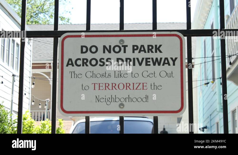 Do not block driveway sign Stock Videos & Footage - HD and 4K Video ...
