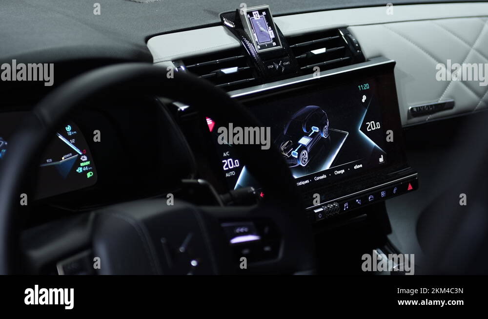 View modern citroen Stock Videos & Footage - HD and 4K Video Clips - Alamy