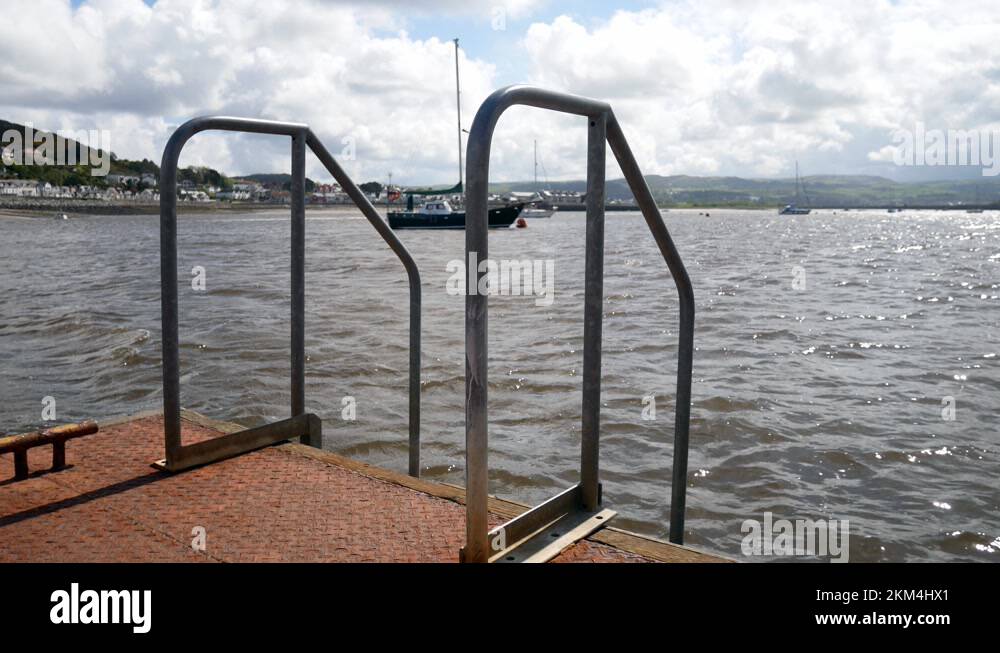 Quayside ladder Stock Videos & Footage - HD and 4K Video Clips - Alamy