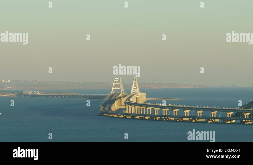 Moon gate bridge Stock Videos & Footage - HD and 4K Video Clips - Alamy