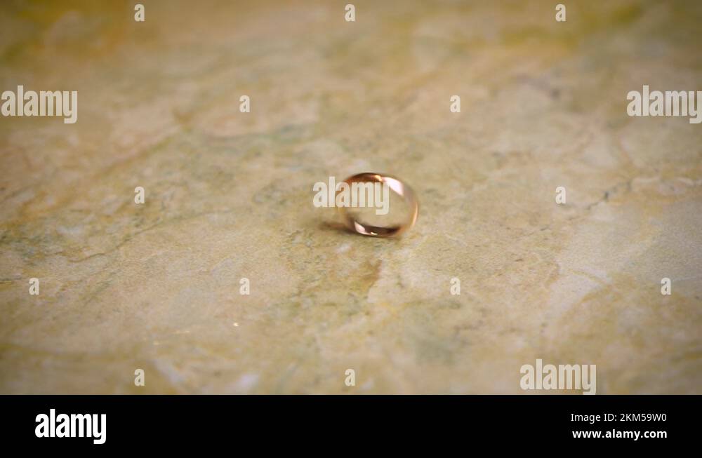 Broken wedding ring Stock Videos & Footage - HD and 4K Video Clips - Alamy