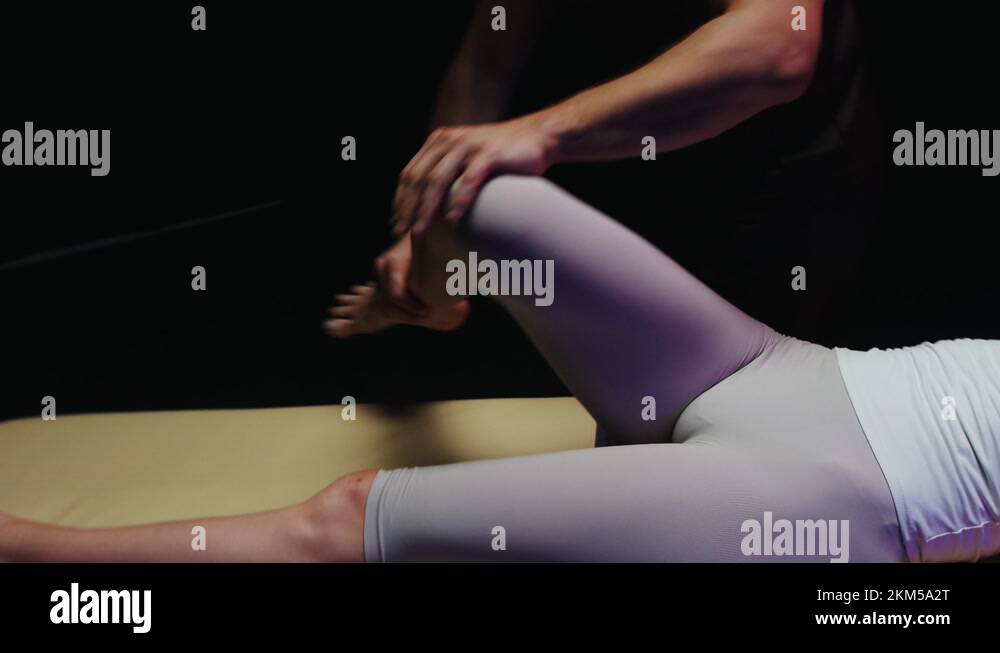 Legs bending Stock Videos & Footage - HD and 4K Video Clips - Alamy