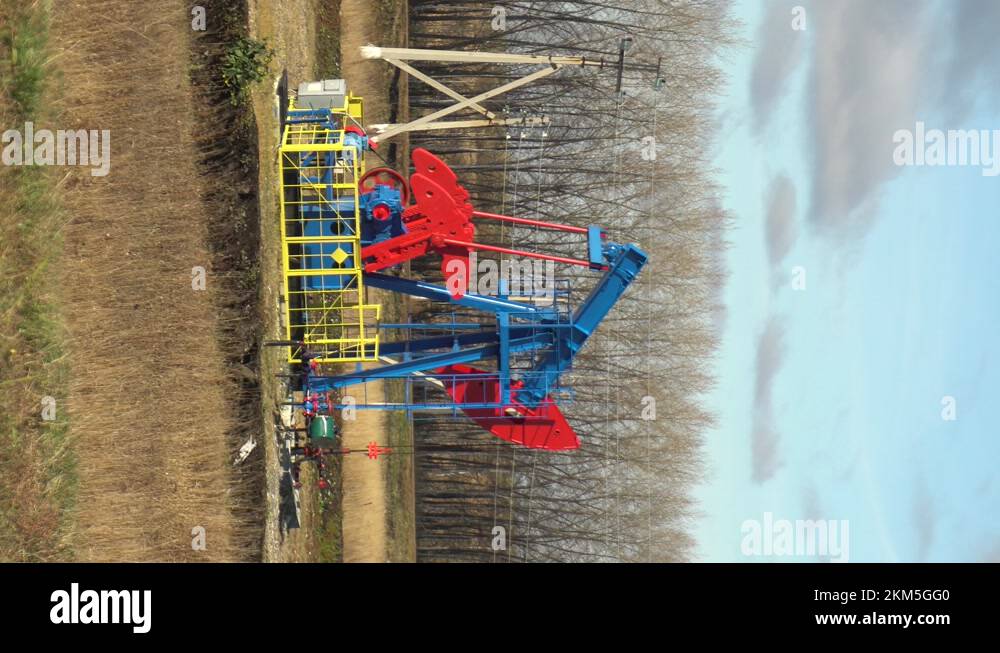 Oil drilling rig vertical Stock Videos & Footage - HD and 4K Video ...