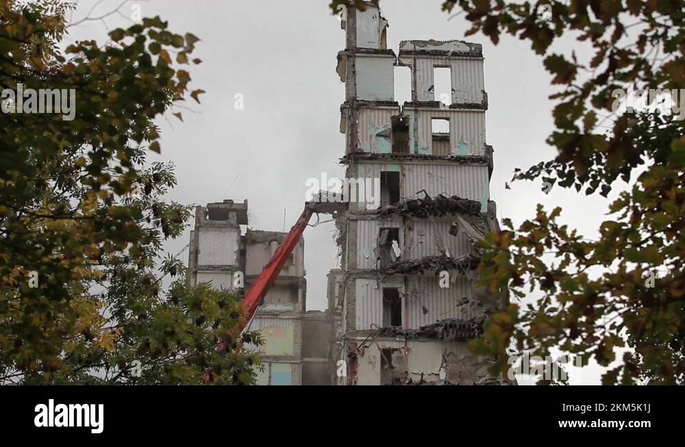 Demolition machine Stock Videos & Footage - HD and 4K Video Clips - Alamy