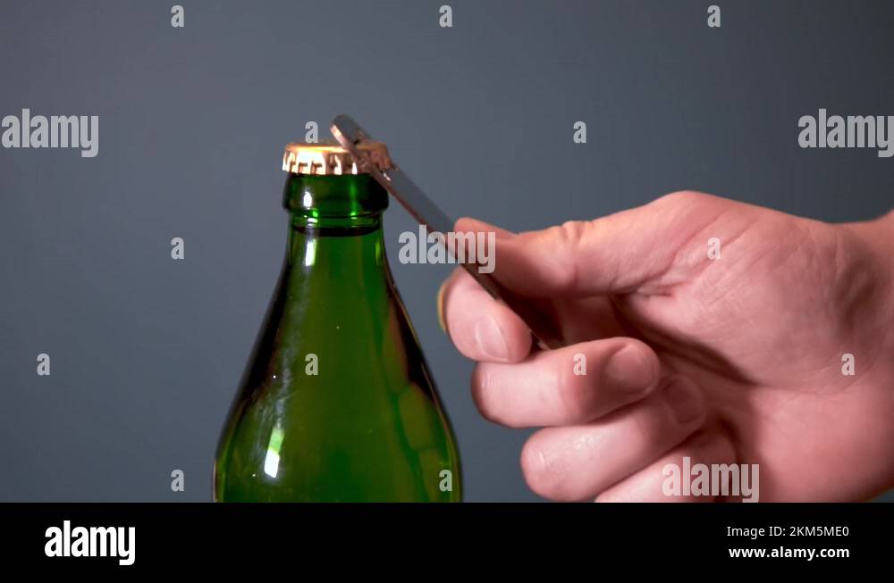 Lids opened Stock Videos & Footage - HD and 4K Video Clips - Alamy