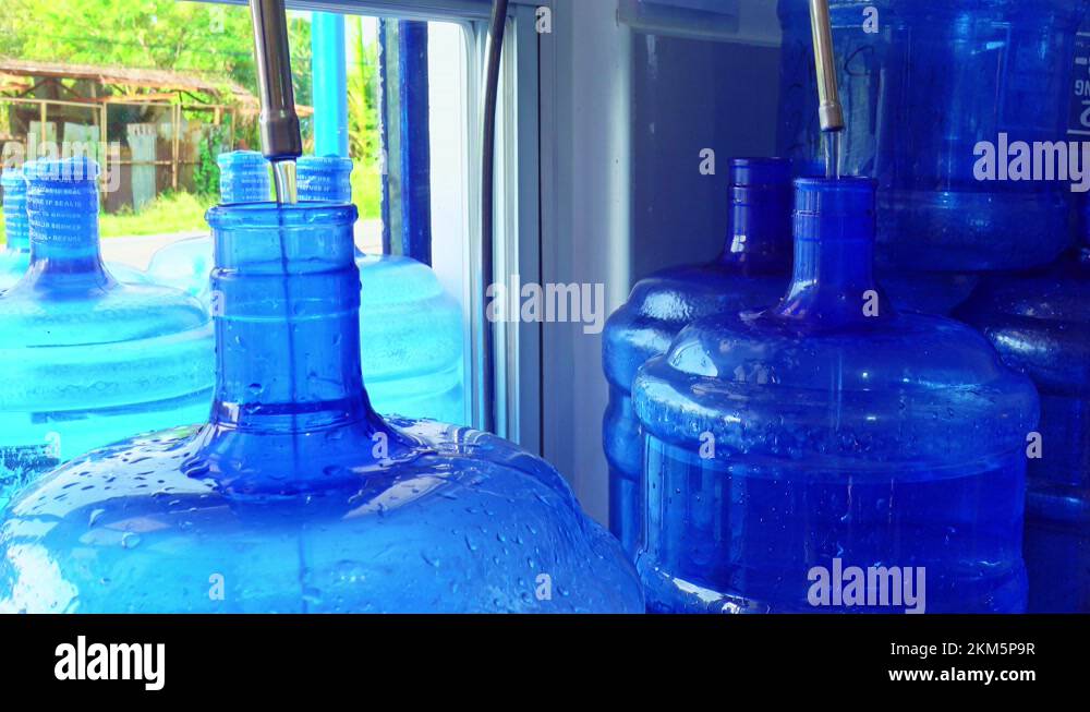 Refilling station Stock Videos & Footage - HD and 4K Video Clips - Alamy