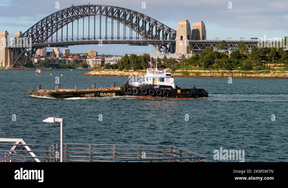 A Tug boat boat passes Sydney harbour bridge 4K Stock Video Footage - Alamy