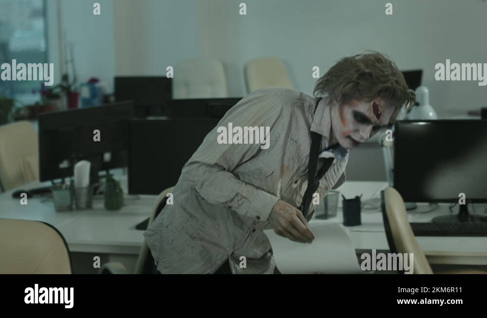 Dead computers Stock Videos & Footage - HD and 4K Video Clips - Alamy