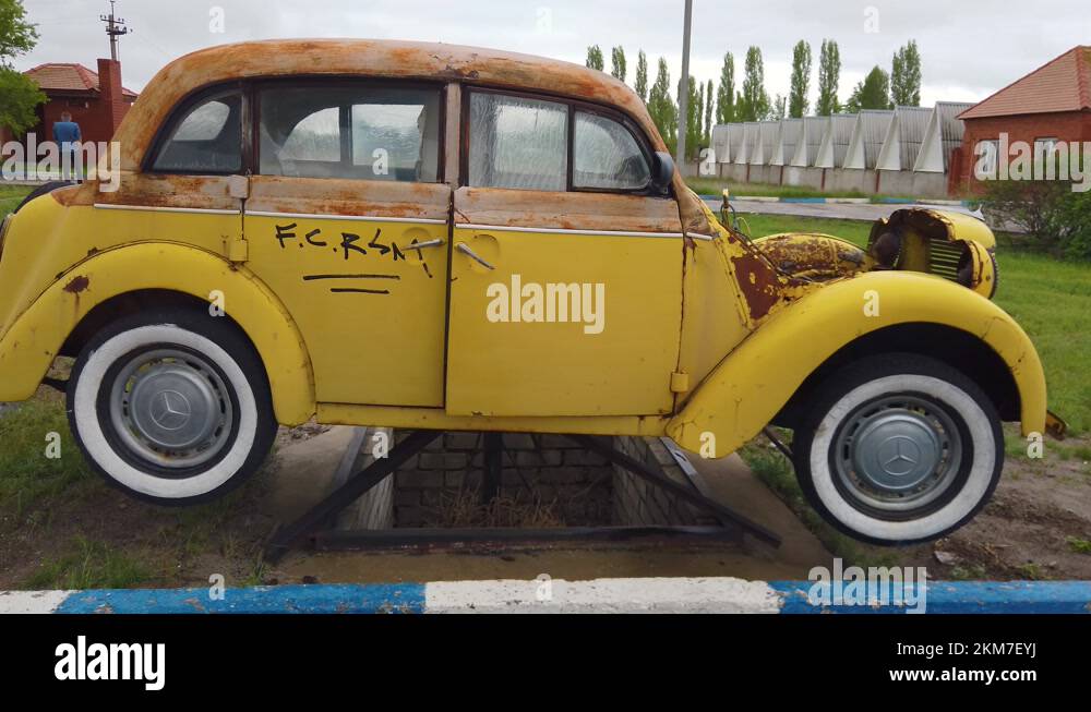 Car without engine Stock Videos & Footage - HD and 4K Video Clips - Alamy