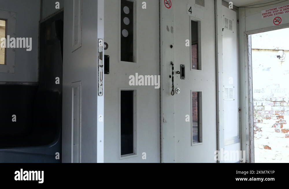 Prisoner prison van Stock Videos & Footage - HD and 4K Video Clips - Alamy