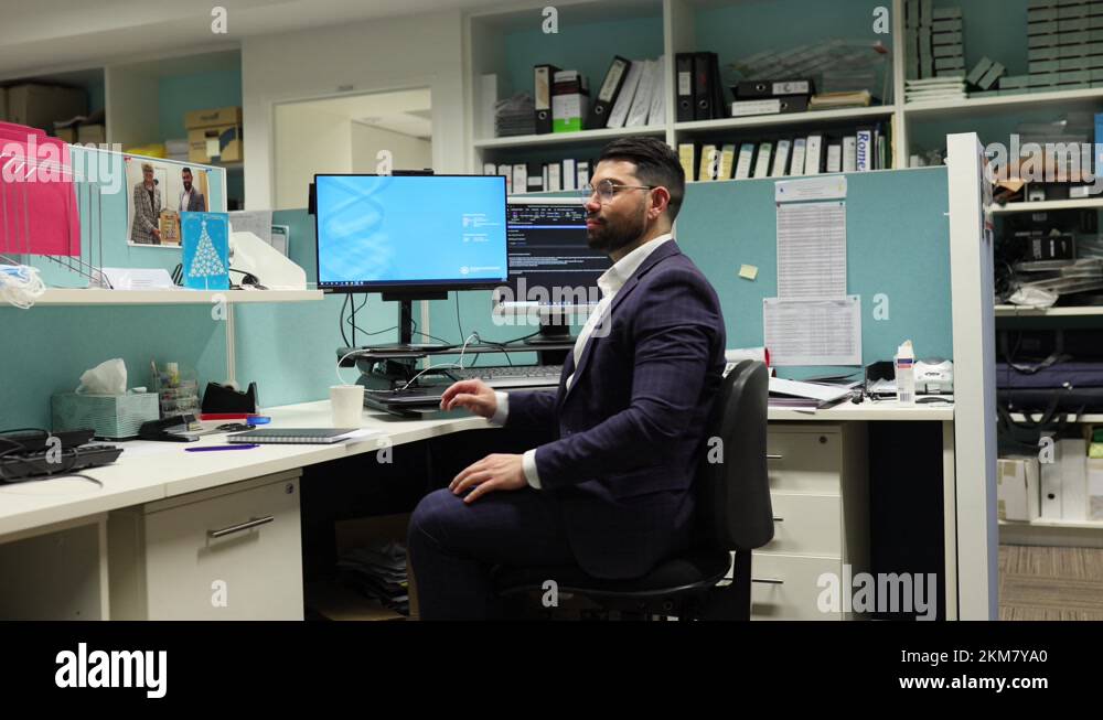 Sitting desk cubicle Stock Videos & Footage - HD and 4K Video Clips - Alamy