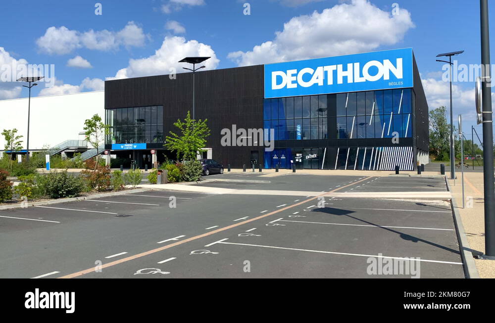Decathlon store Stock Videos & Footage - HD and 4K Video Clips - Alamy