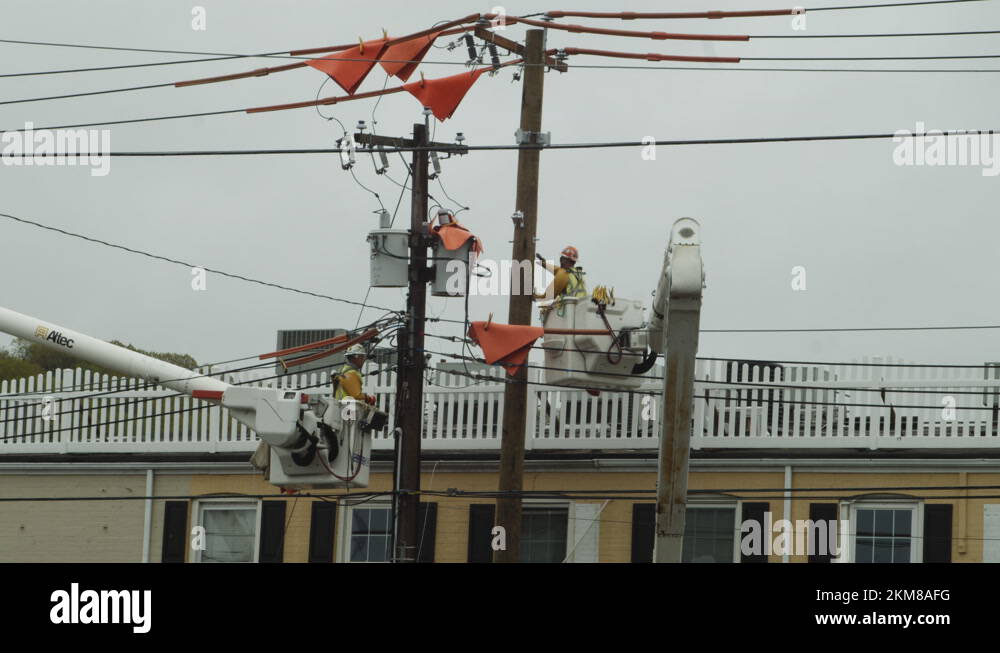 Cable repairing Stock Videos & Footage - HD and 4K Video Clips - Alamy