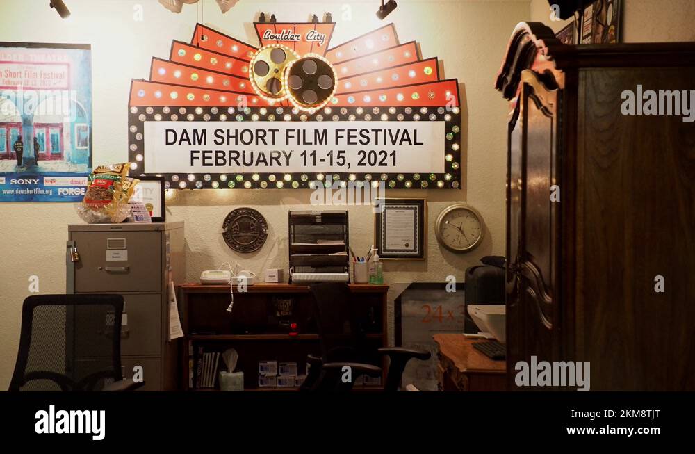 Short sign Stock Videos & Footage - HD and 4K Video Clips - Alamy