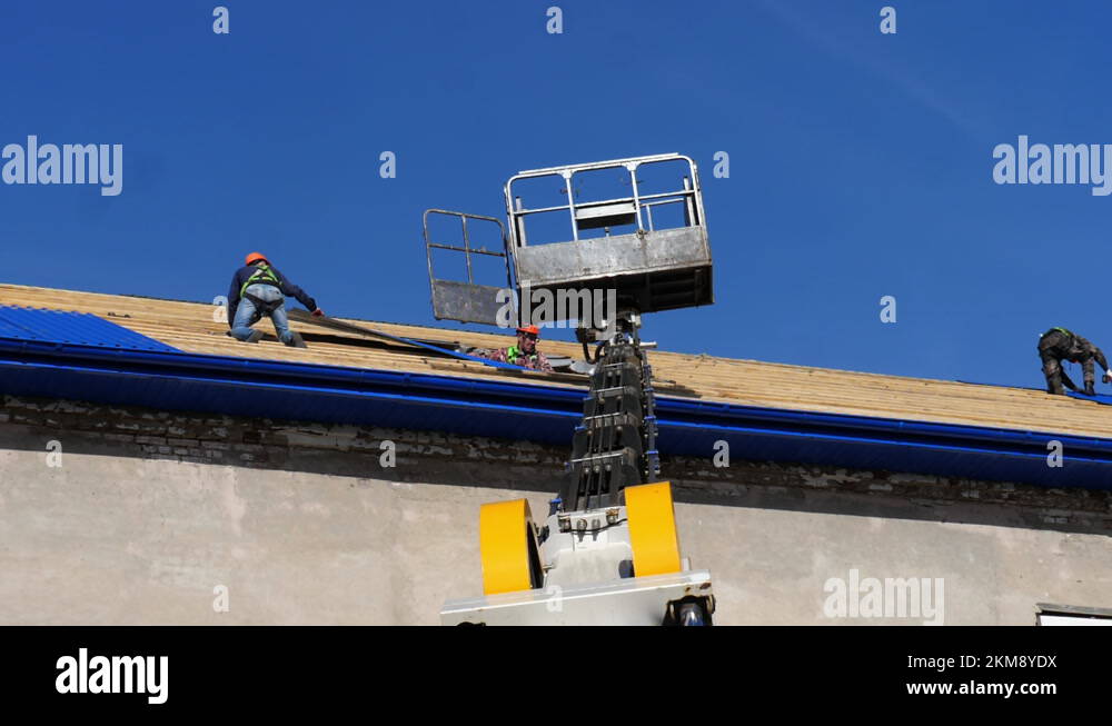 Lifting cradle Stock Videos & Footage - HD and 4K Video Clips - Alamy