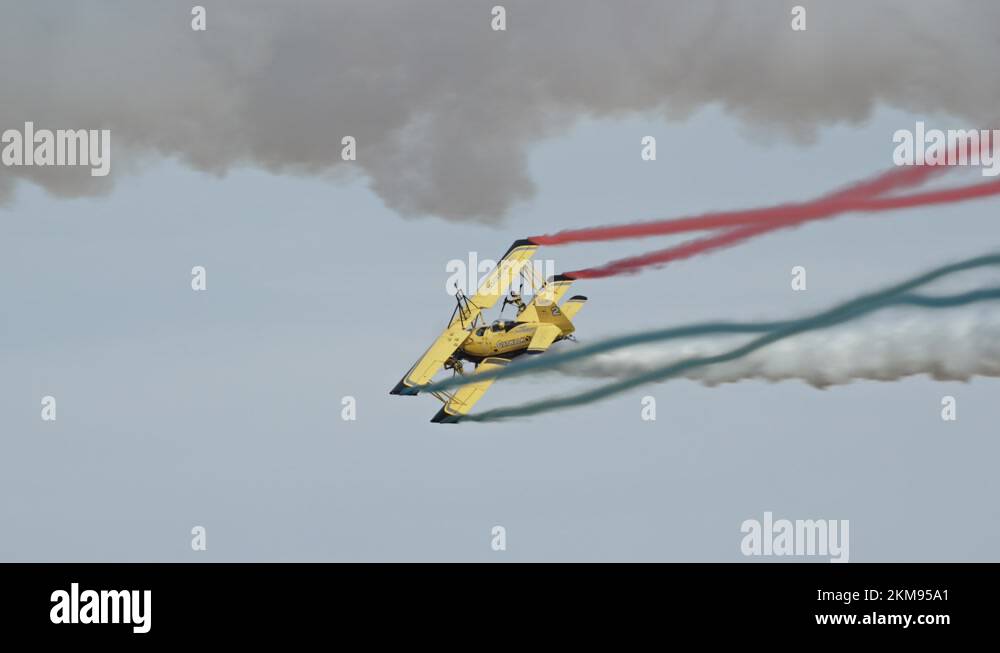 Vintage biplane wing Stock Videos & Footage - HD and 4K Video Clips - Alamy