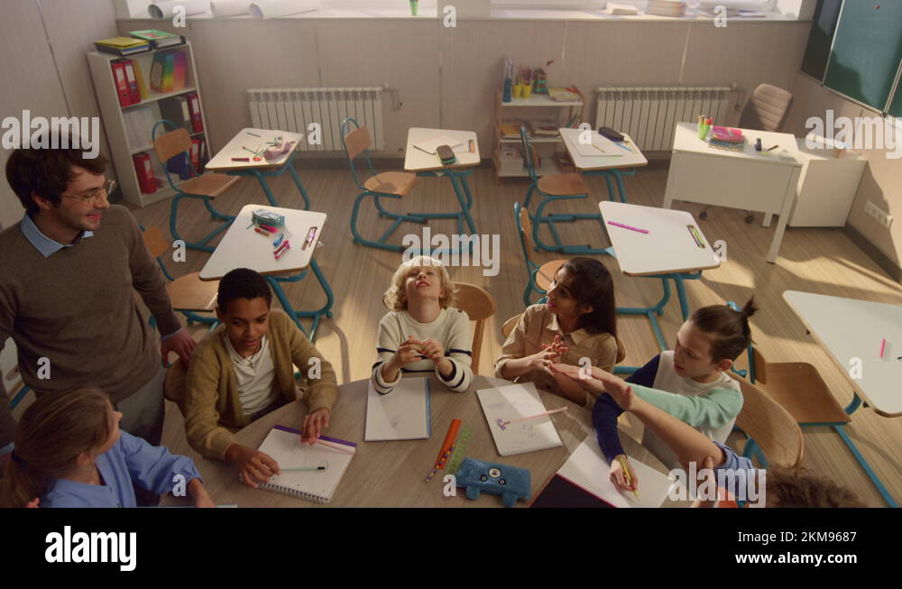 Students round table Stock Videos & Footage - HD and 4K Video Clips - Alamy