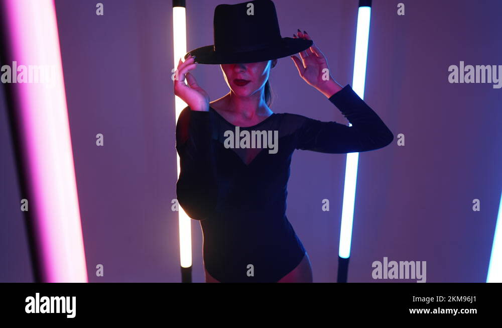 Woman opera hat Stock Videos & Footage - HD and 4K Video Clips - Alamy