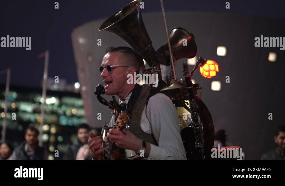 Busking performer Stock Videos & Footage - HD and 4K Video Clips - Alamy