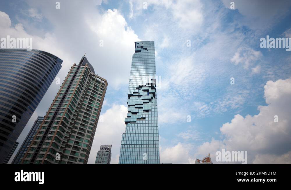 Narrow skyscraper Stock Videos & Footage - HD and 4K Video Clips - Alamy