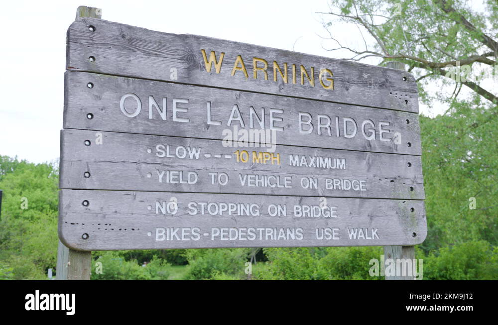 Bridge warning sign Stock Videos & Footage - HD and 4K Video Clips - Alamy