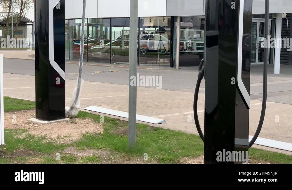 Cable car stations Stock Videos & Footage - HD and 4K Video Clips - Alamy